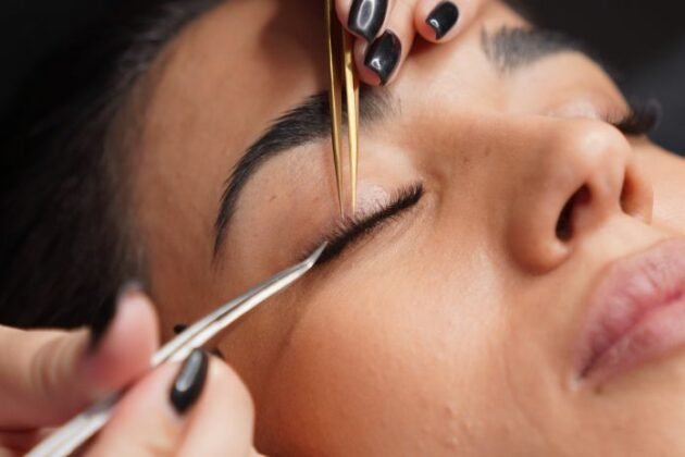 How to Get Rid of Ingrown Eyelash - The Product Guide