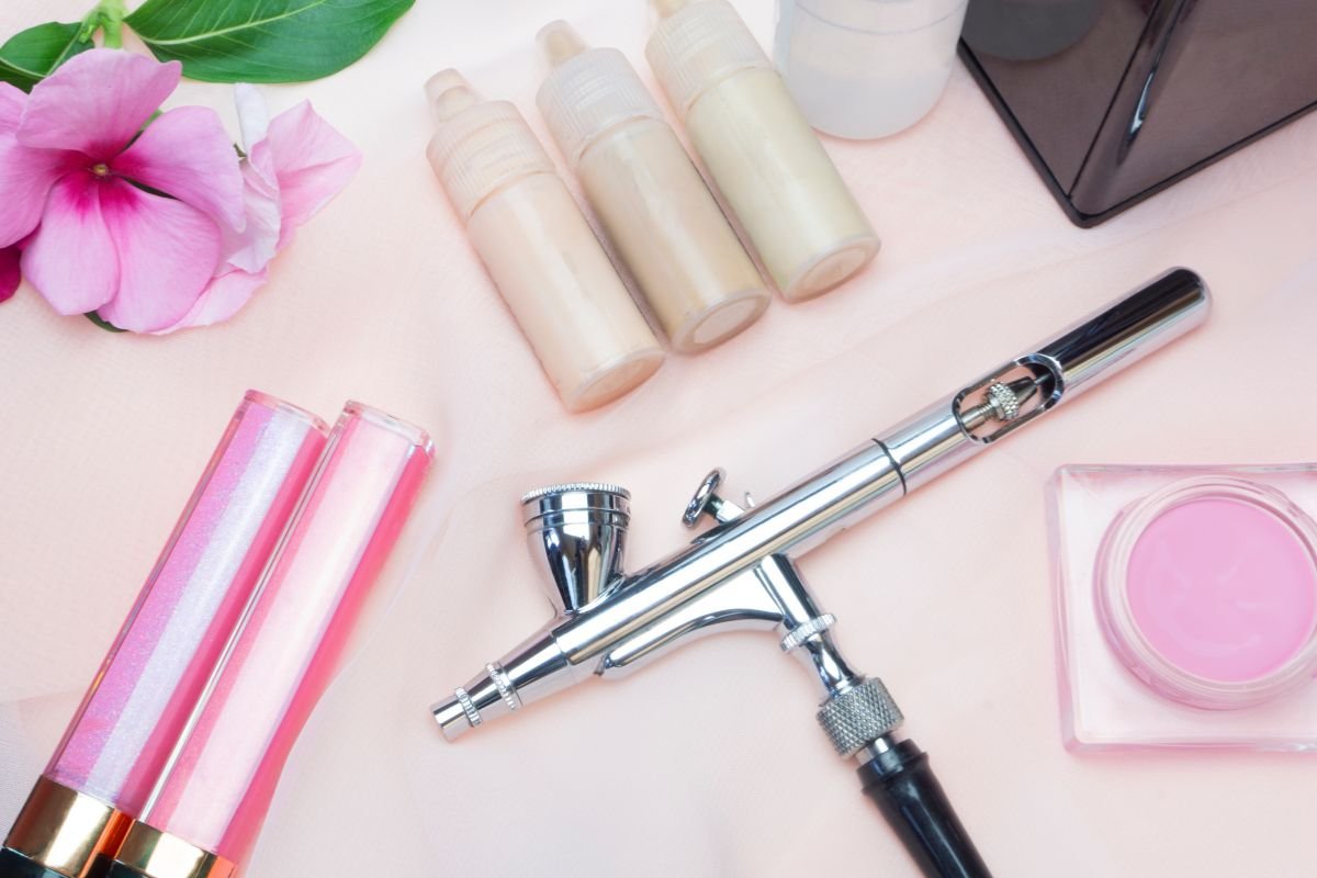 Airbrushes Makeup for My Skin Type - The Product Guide