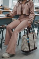 16 Best Spring Outfit Ideas for School - The Product Guide